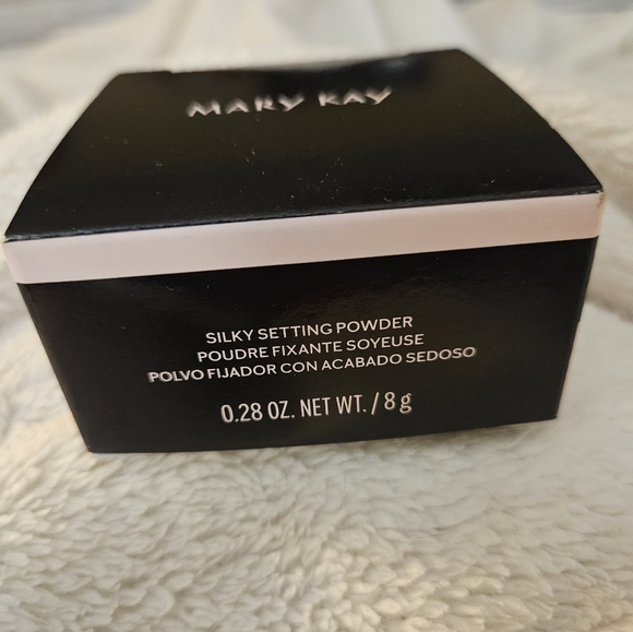 Mary Kay | Makeup | Mary Kay Silky Setting Powder | Poshmark